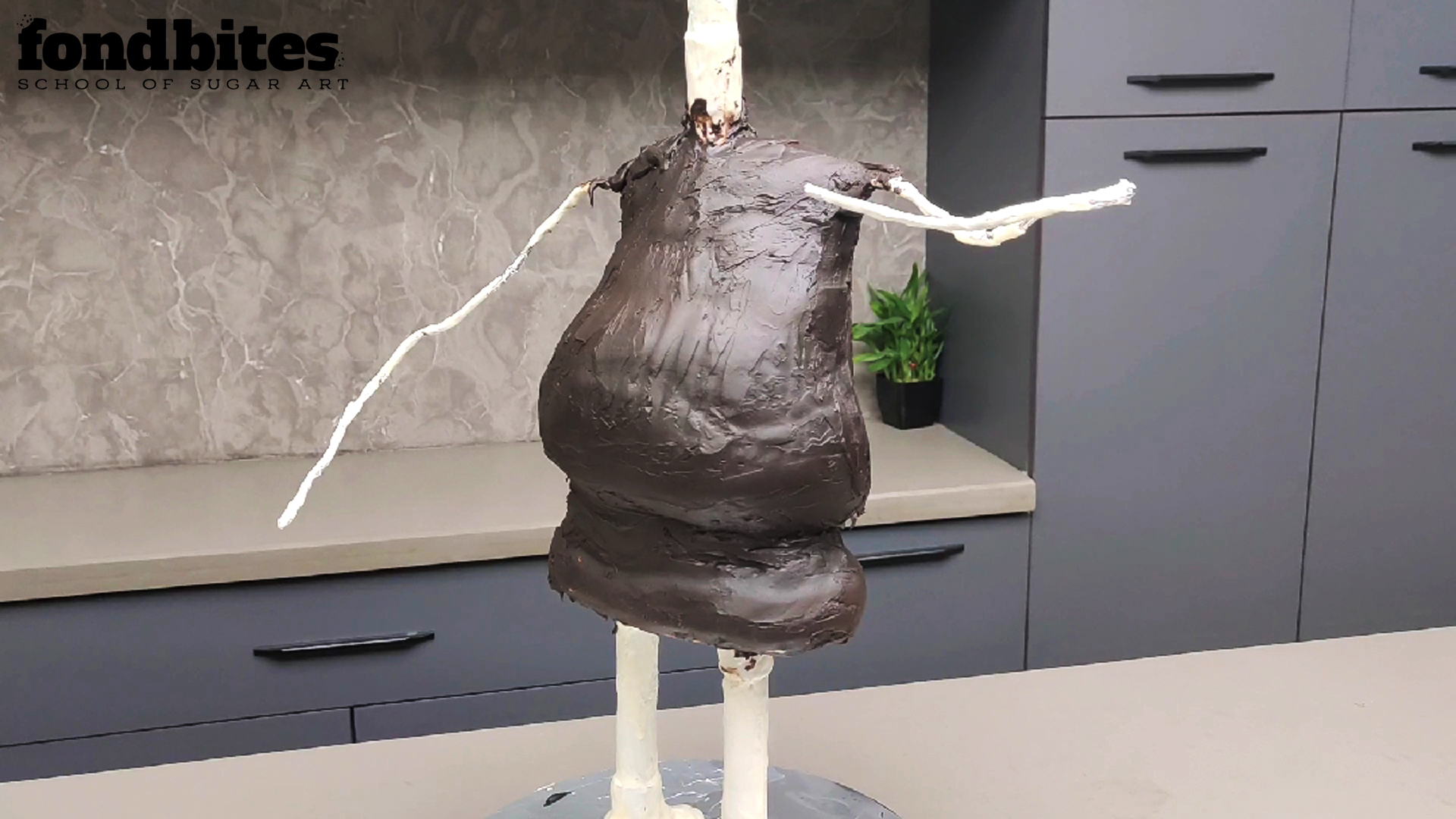 Structural Santa Cake – FONDBITES